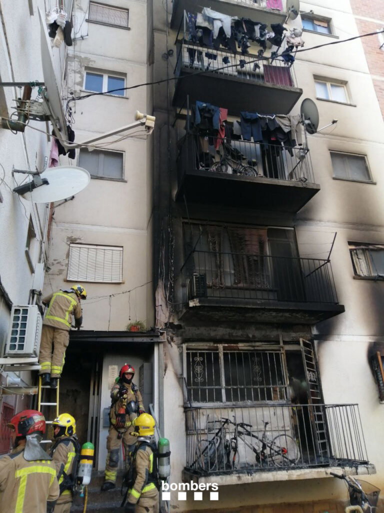Major fire in apartment building injures 23 in Spain as people jump ...