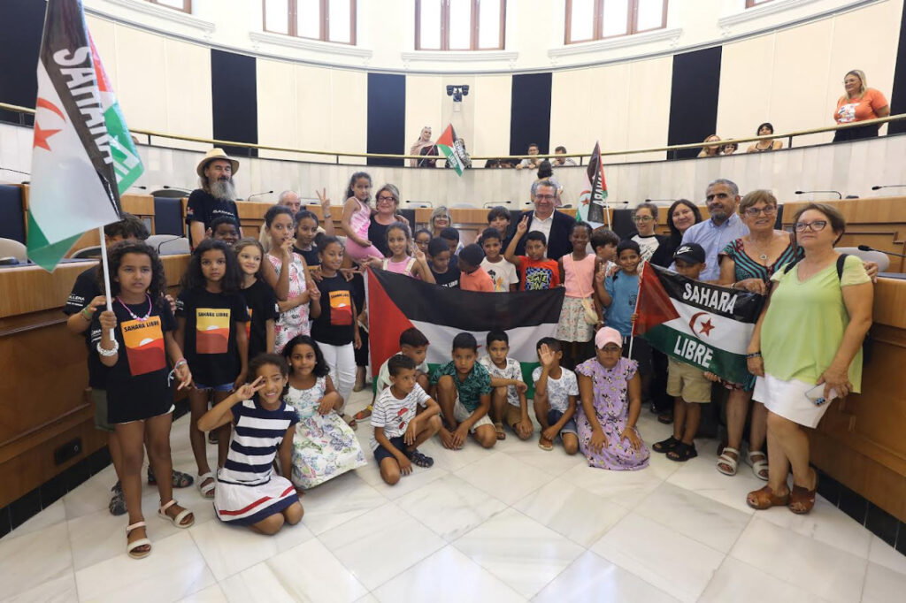 Sahrawi Refugees Visit Palace « Euro Weekly News