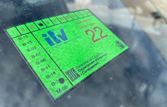 DGT announces end of ITV windscreen sticker « Euro Weekly News