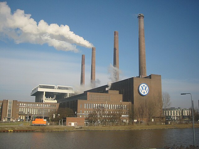 Volkswagen thereatens factory closures « Euro Weekly News