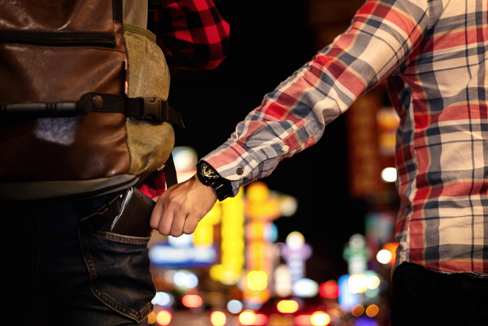 Advice from police officer on pickpockets « Euro Weekly News