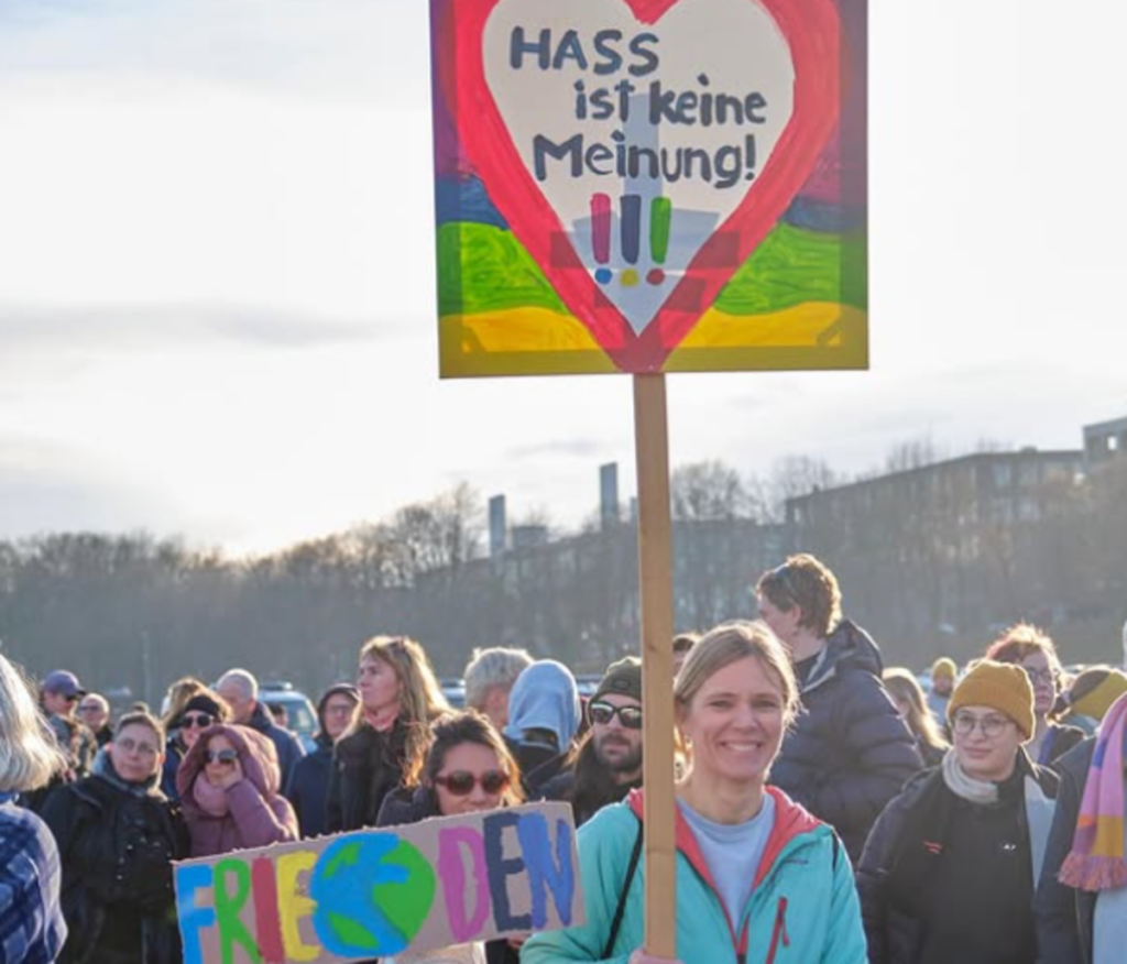 Hundreds of thousands protest in Munich « Euro Weekly News
