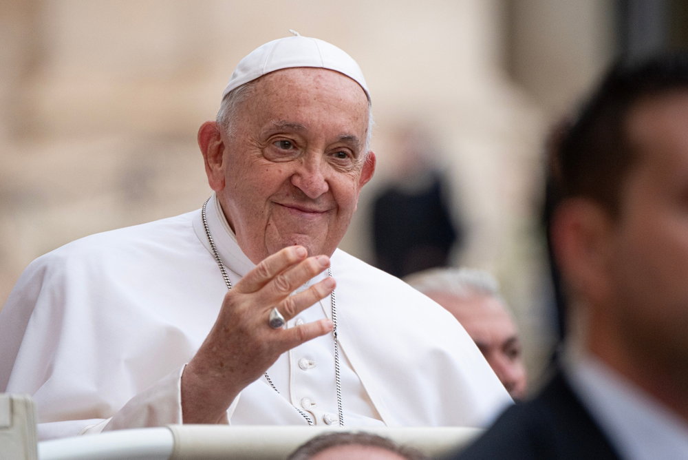 Pope Francis battles on in ‘good spirits’ « Euro Weekly News
