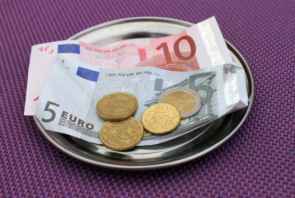 Check this before paying your bill in Spain « Euro Weekly News