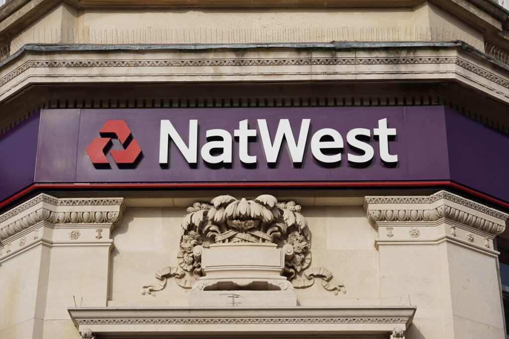 Major bank to close dozens of branches « Euro Weekly News