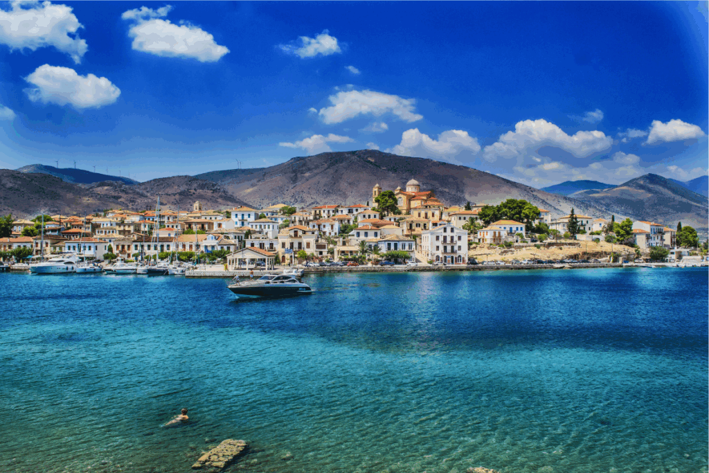 Why many Greeks still feel poor in 2025 « Euro Weekly News