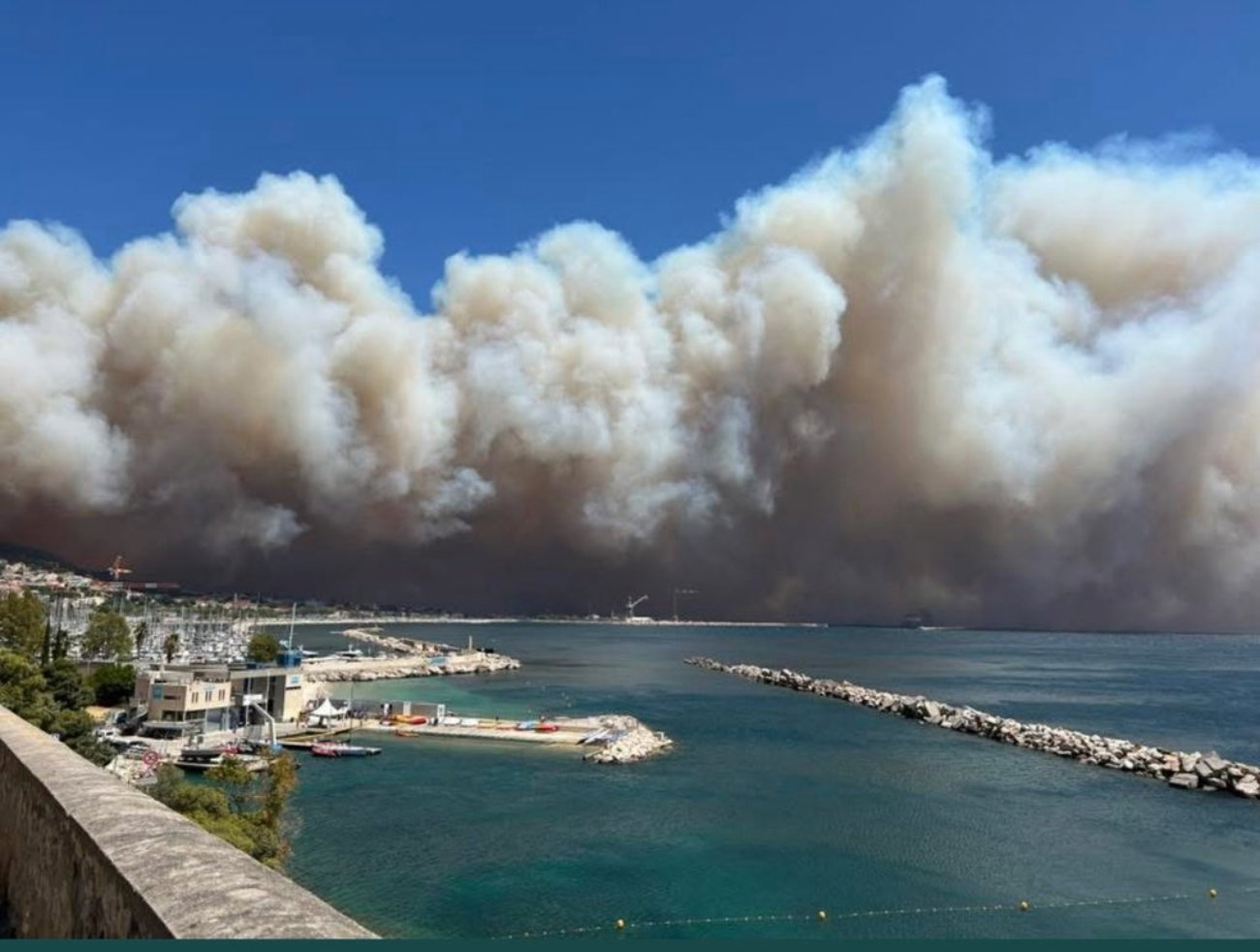 Marseille fire destroys 350 hectares, 20 homes, injures a dozen and ...