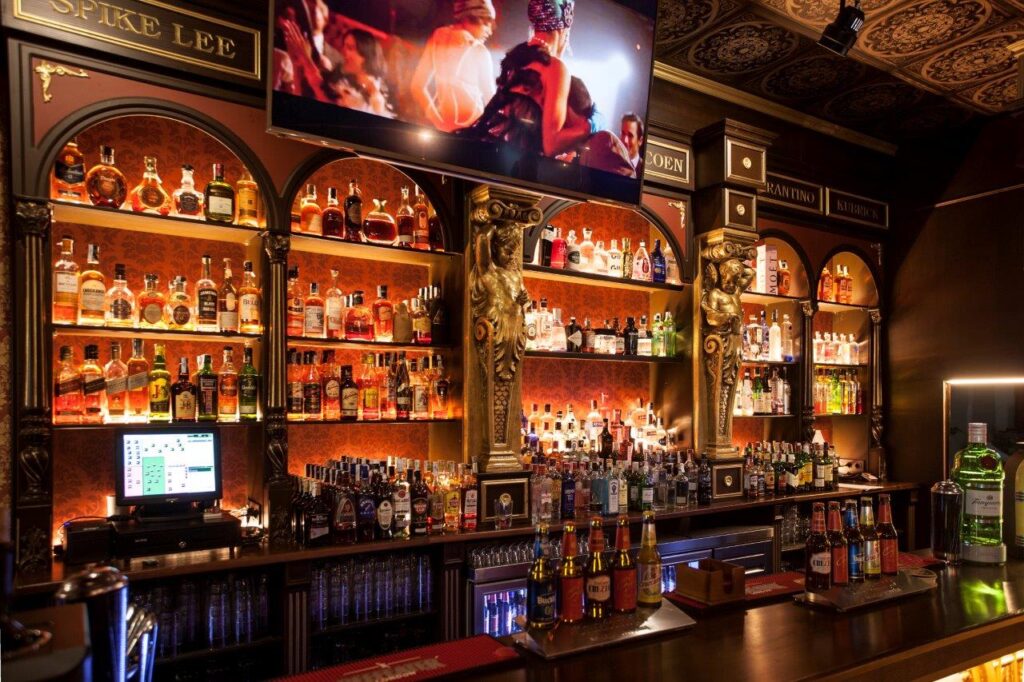 Sala Premier Malaga - Hollywood in a pub « Euro Weekly News