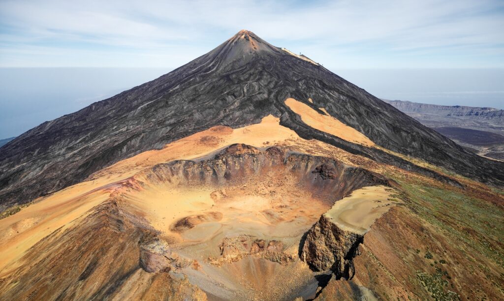 Teide volcano’s seismic activity in spotlight « Euro Weekly News