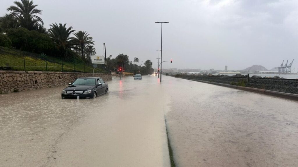 Storm ‘Alice’ triggers red alert in Alicante Province « Euro Weekly News