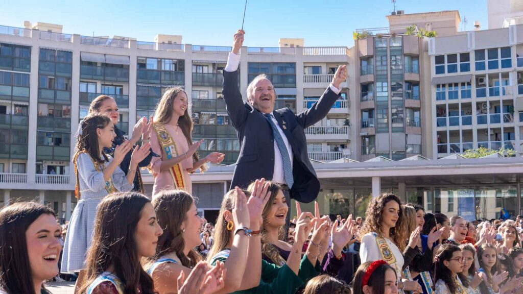 Benidorm officially kicks off its Festes Majors Patronals with a bang ...