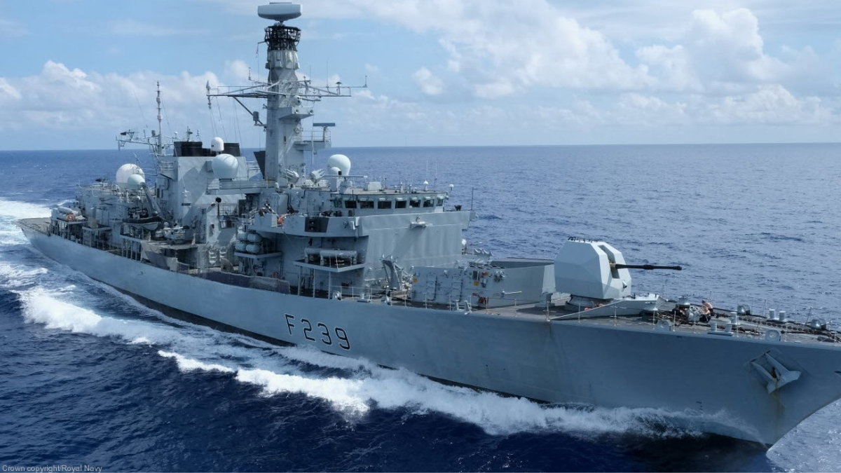 Brits ahoy! Royal Navy’s HMS Richmond arrives in Palma with Sir Alex ...