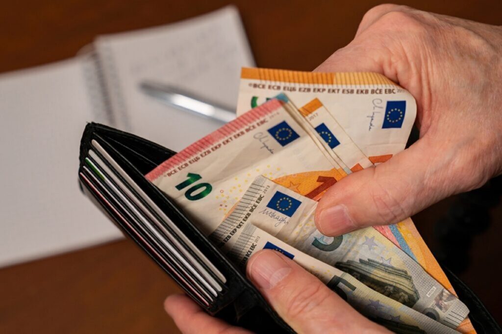 Keep Some Cash at Home, Banks Advise « Euro Weekly News