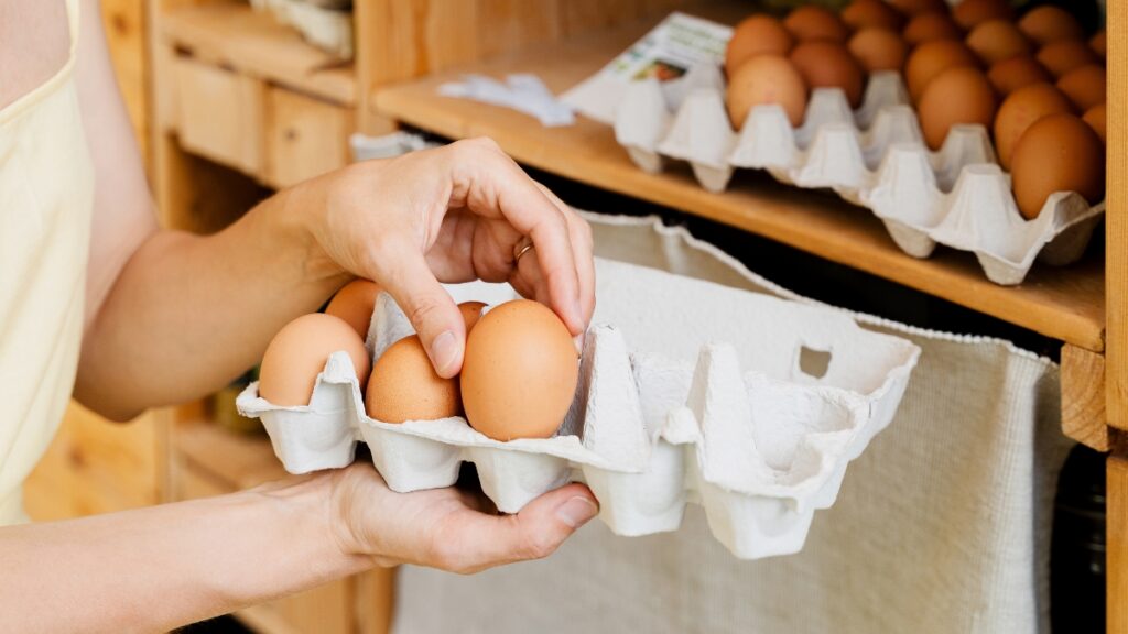 Shell shock: Egg prices crack new records in Mallorca as bird flu ...