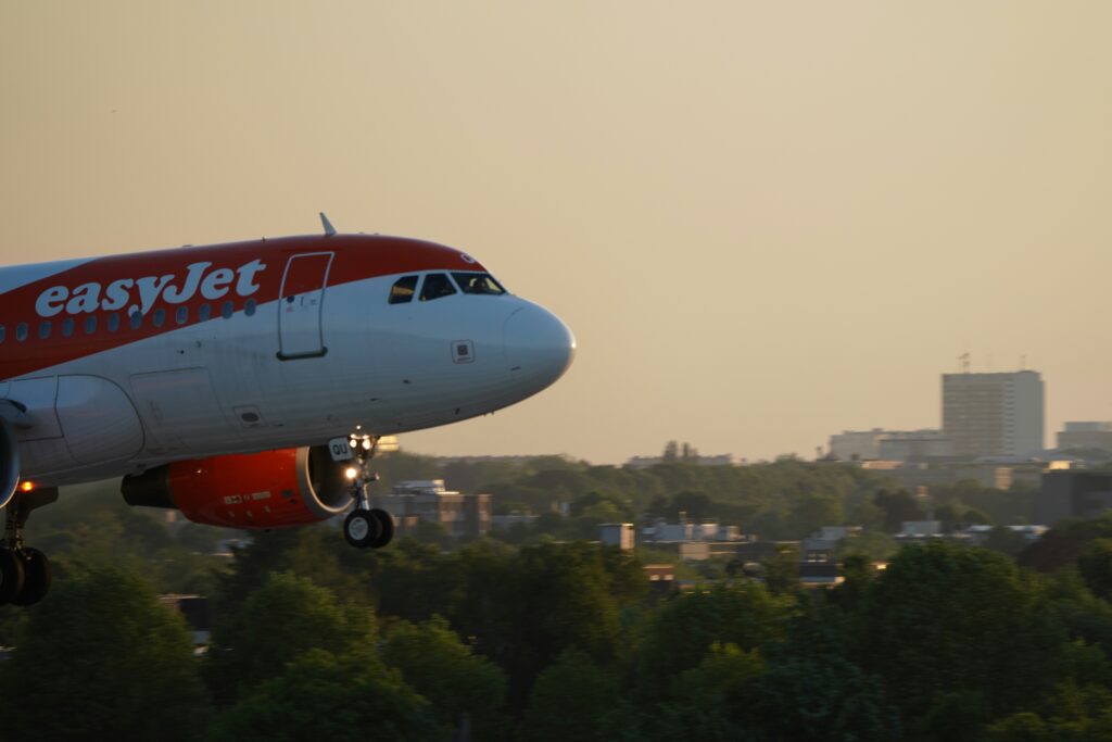 EasyJet turns 30: The British airline that revolutionised tourism ...