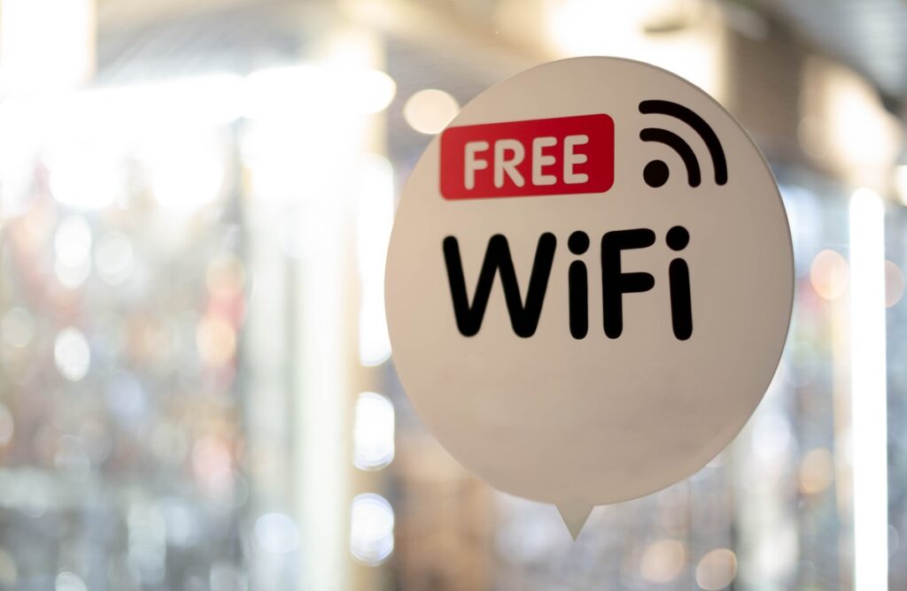 Google warns: avoid public WiFi risk « Euro Weekly News
