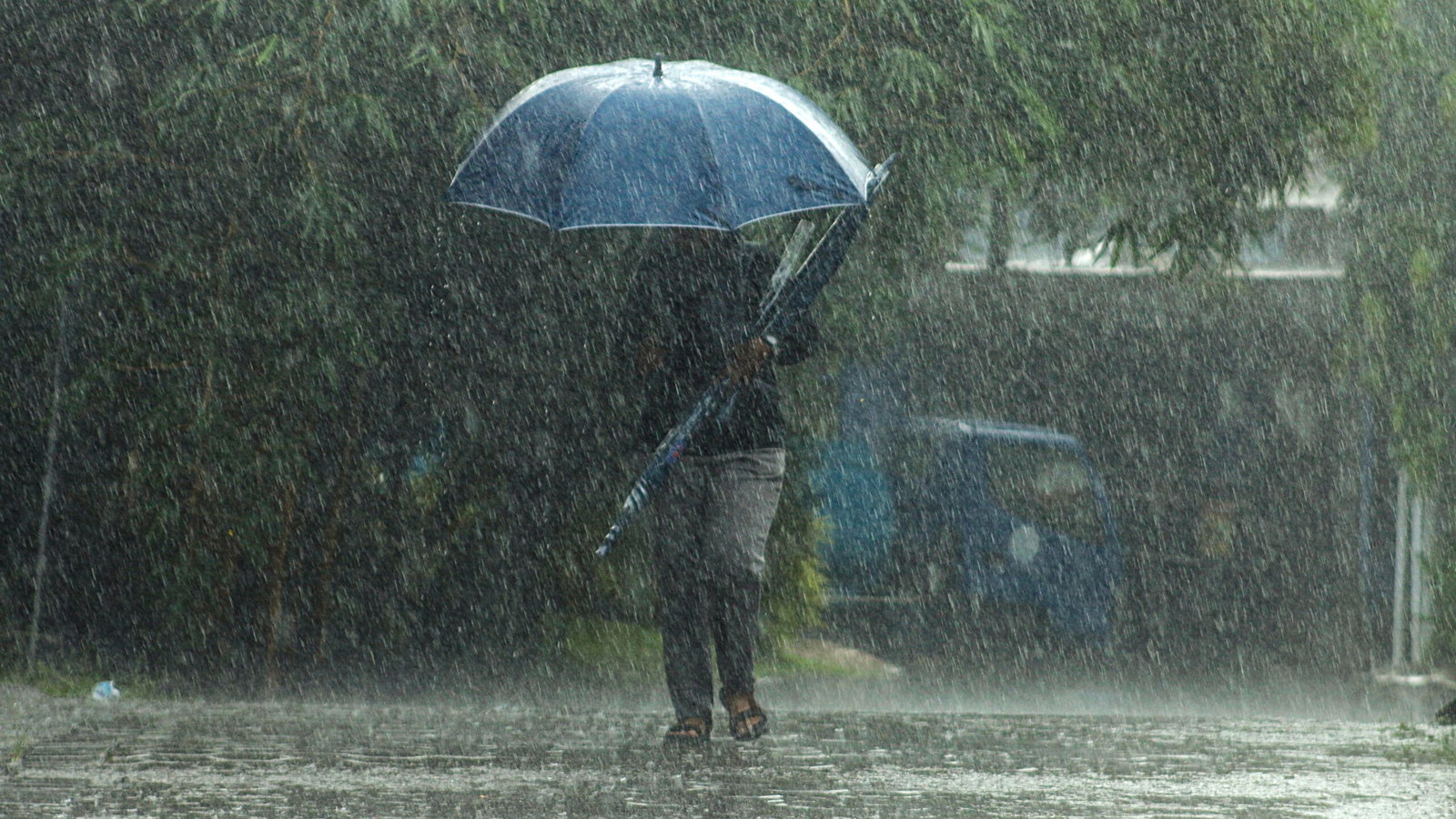 Aemet warns of incoming ‘blood rain’ across the Valencian Community ...