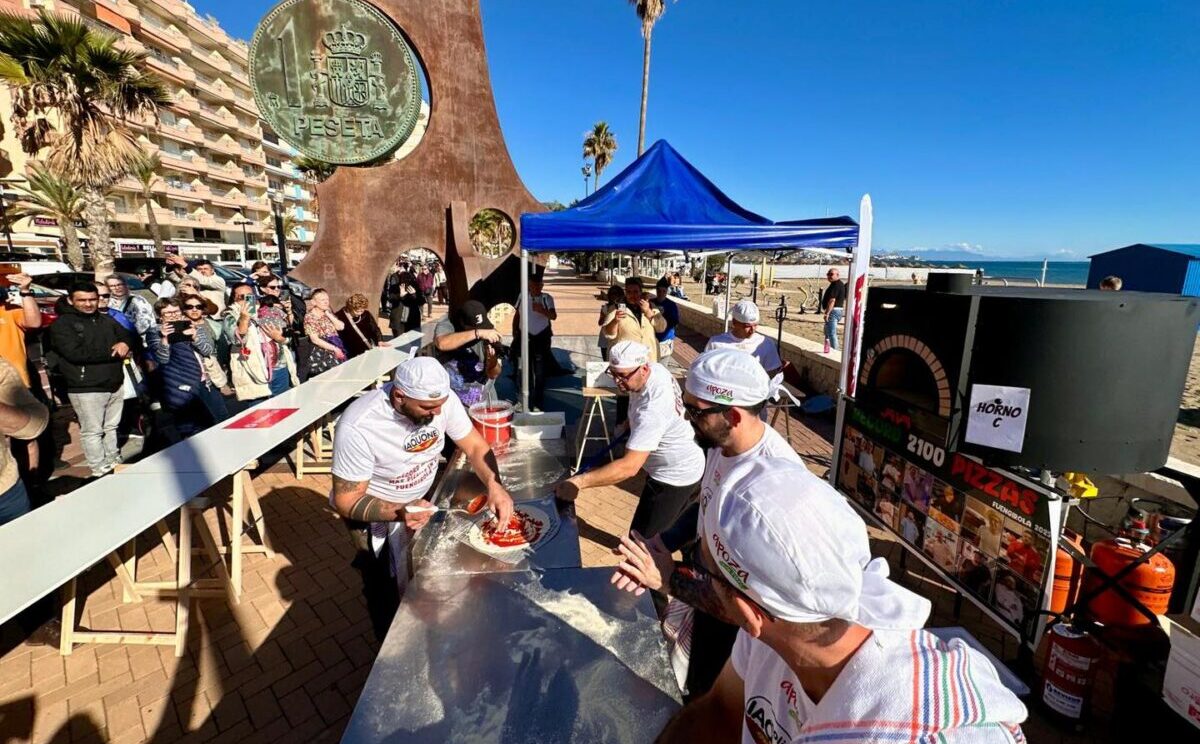 Fuengirola’s Guinness record-breaking pizza line for child cancer ...