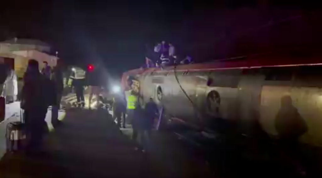 BREAKING: Passengers trapped after fatal train crash in Andalucía ...