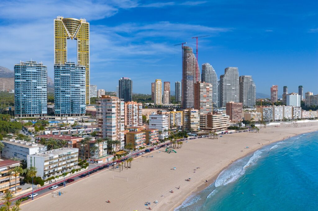 Costa Blanca Living: Alicante vs Benidorm « Euro Weekly News
