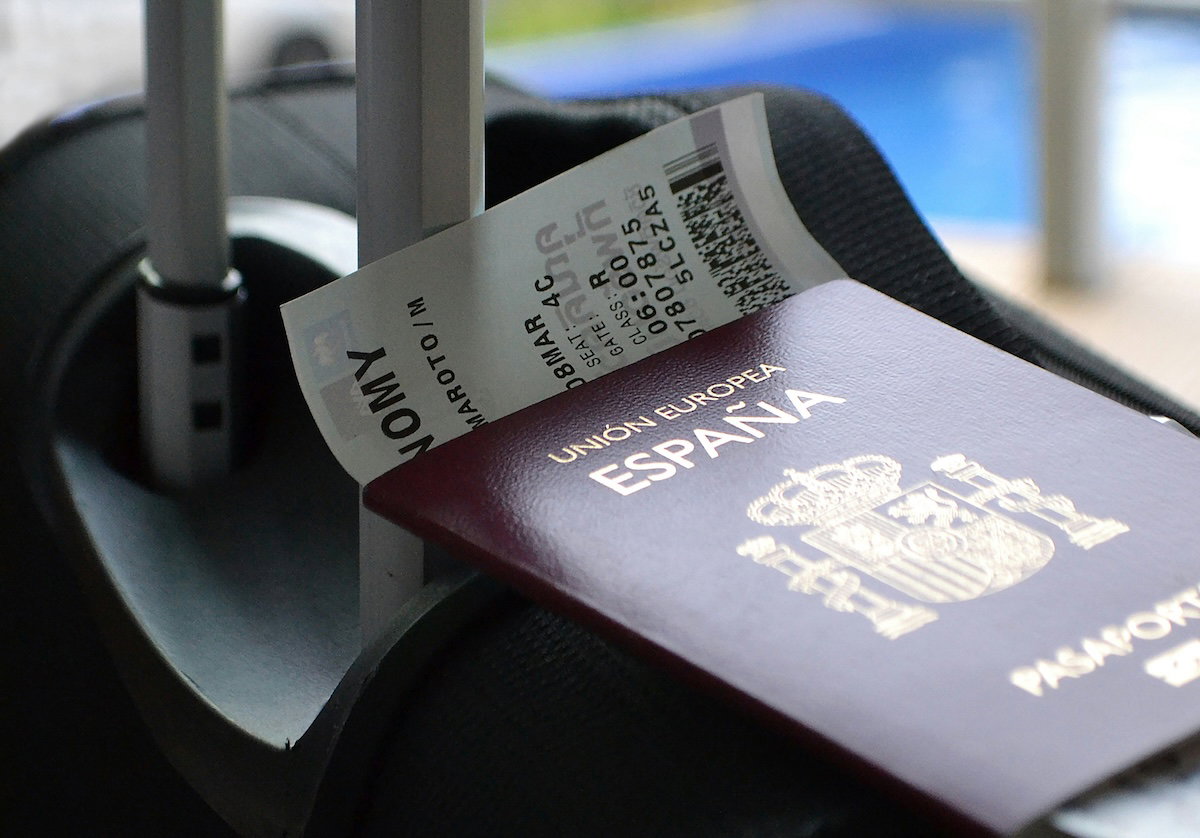 Orihuela launches same-day ID and passport service for Costa residents ...