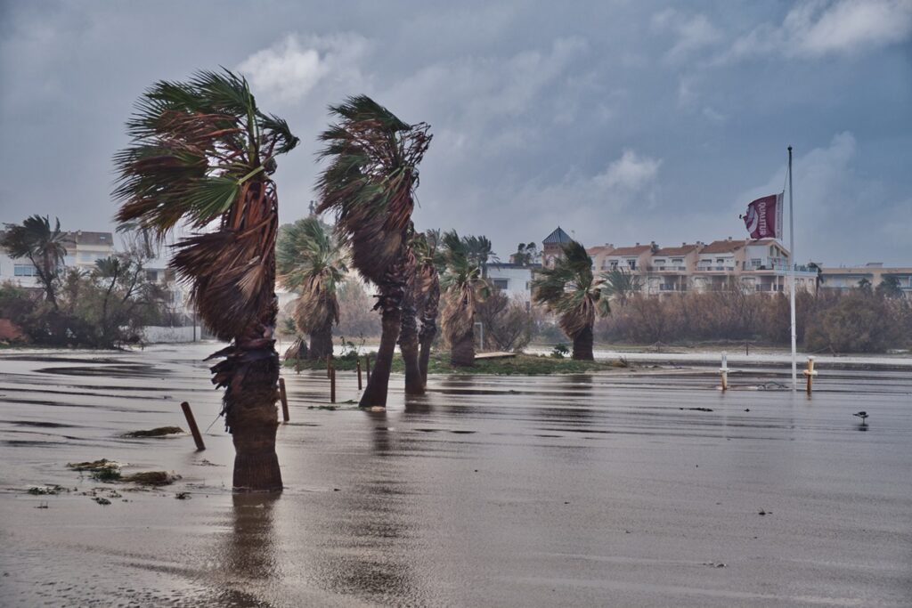 Spain storm alerts issued « Euro Weekly News