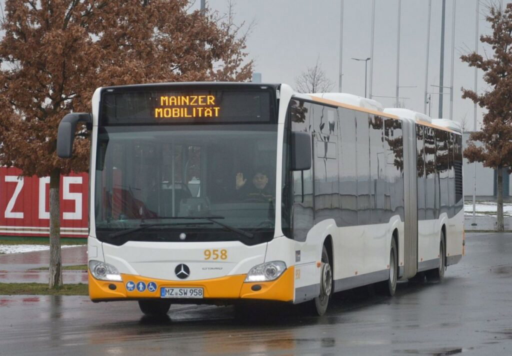 Teenager takes bus to pick up girlfriend - without bus driver « Euro ...