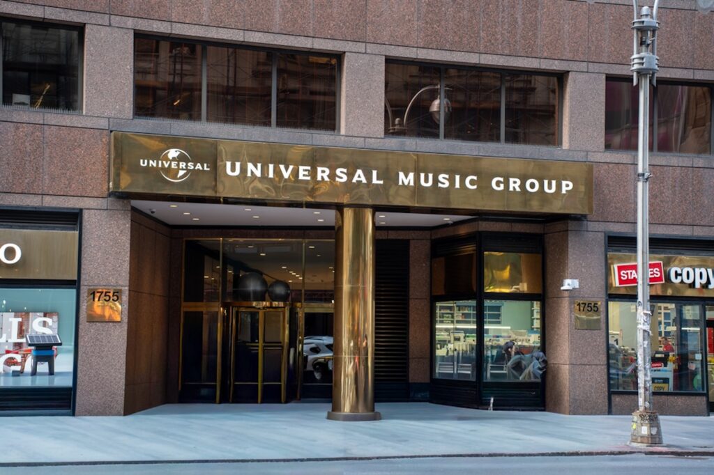 Bill Ackman offers €55bn for Universal Music « Euro Weekly News