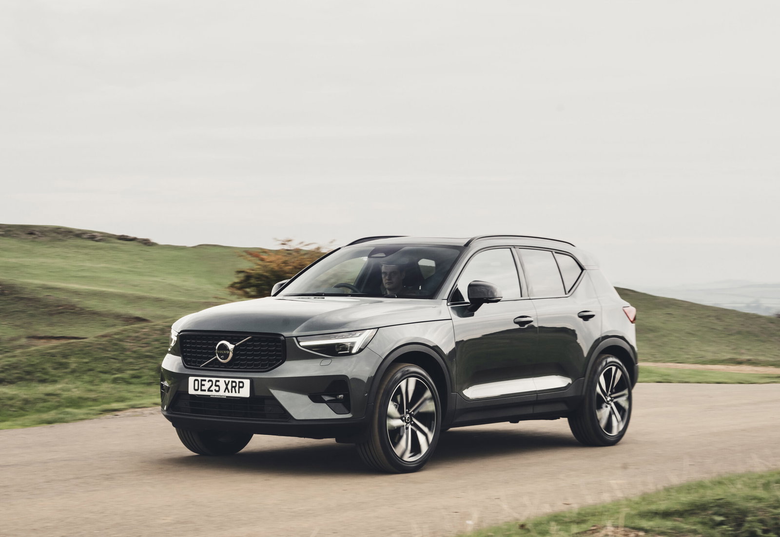 Volvo XC40 - classy step into electric driving, with the comfort of a ...