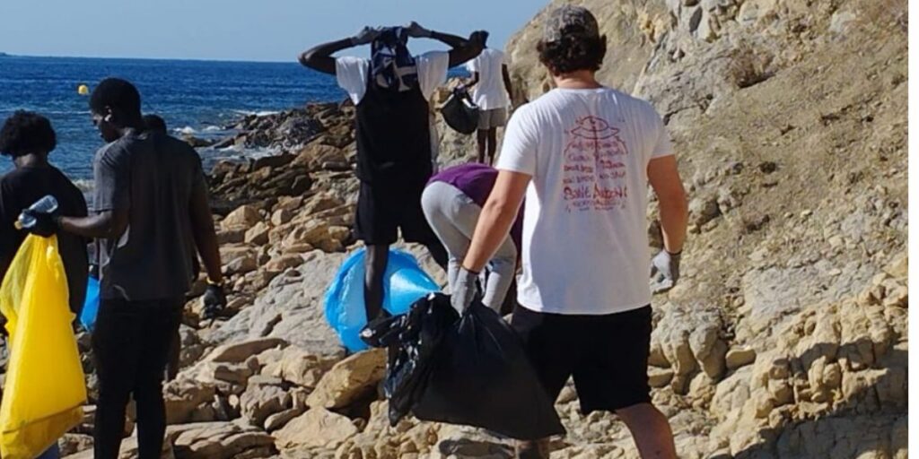 Calpe volunteers remove 100kg of rubbish « Euro Weekly News