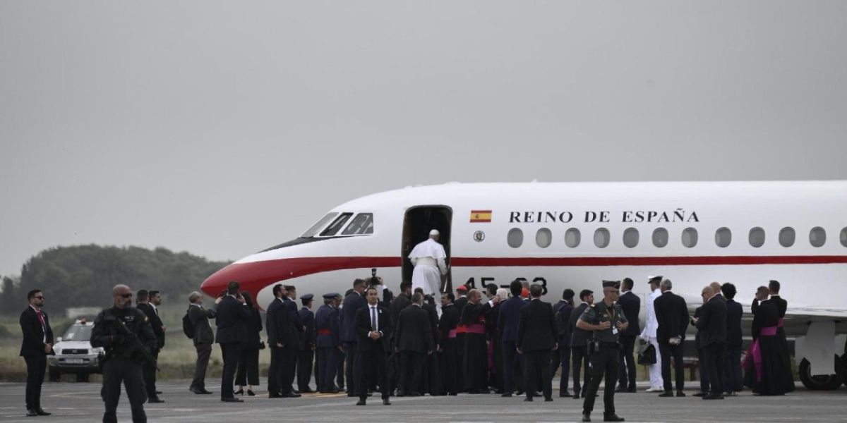 Pope’s Spain trip ends in travel drama « Euro Weekly News
