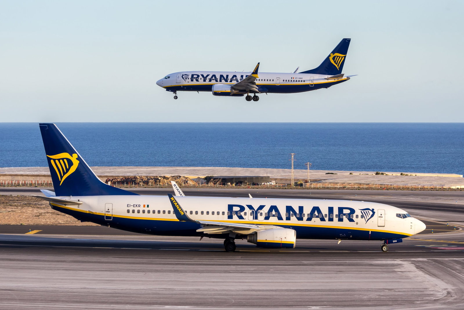 Ryanair hints at dramatic return to Spanish regional airports if fees ...